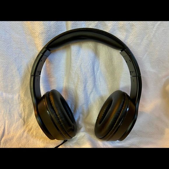 unbranded | Headphones | New Headphones Black No Brand Has Cord To Plug ...